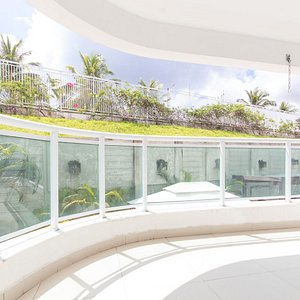In Mare Bali Flat Fiji by Qavi